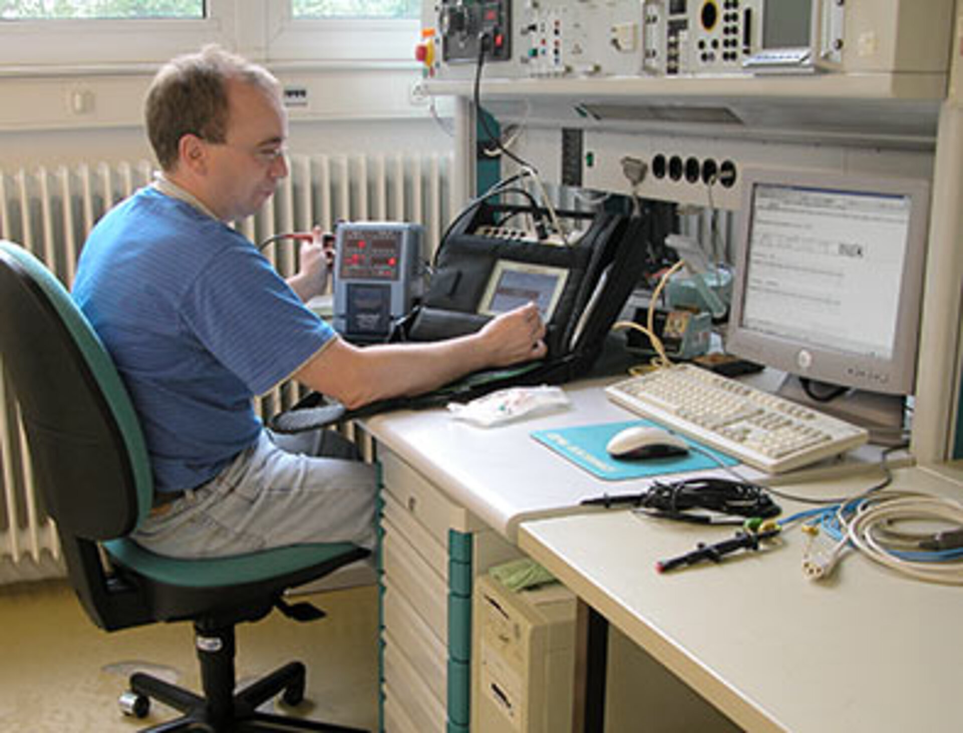 Testing Equipment for line isolation monitors | Bender México - Bender ...